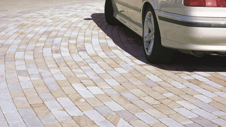 Cobbled Driveways, Cobble & Stone Setts, Cobble Paving & Granite ...