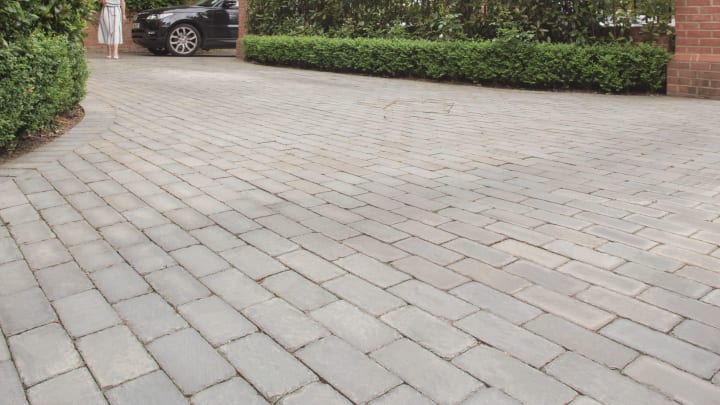 Cobbled Driveways, Cobble & Stone Setts, Cobble Paving & Granite ...